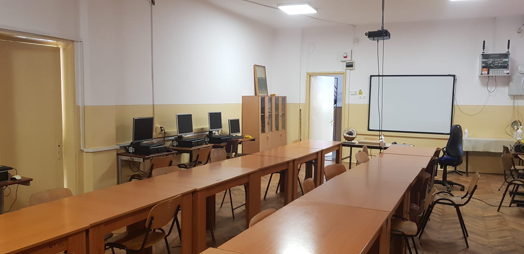 Laborator informatica – Școala Gimnazială Măgura – Vâlcea